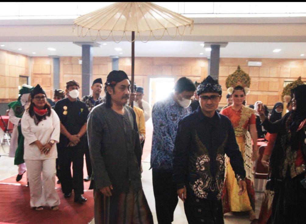 Program Pengembangan Seni Budaya Desa Adat di Garut Libatkan Makara Art ...