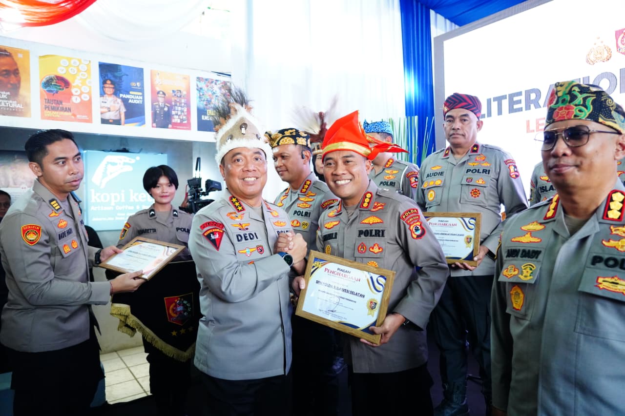 Lemdiklat Literation Expo 2025 : Polri Tampilkan Buku Digital, Perkuat ...